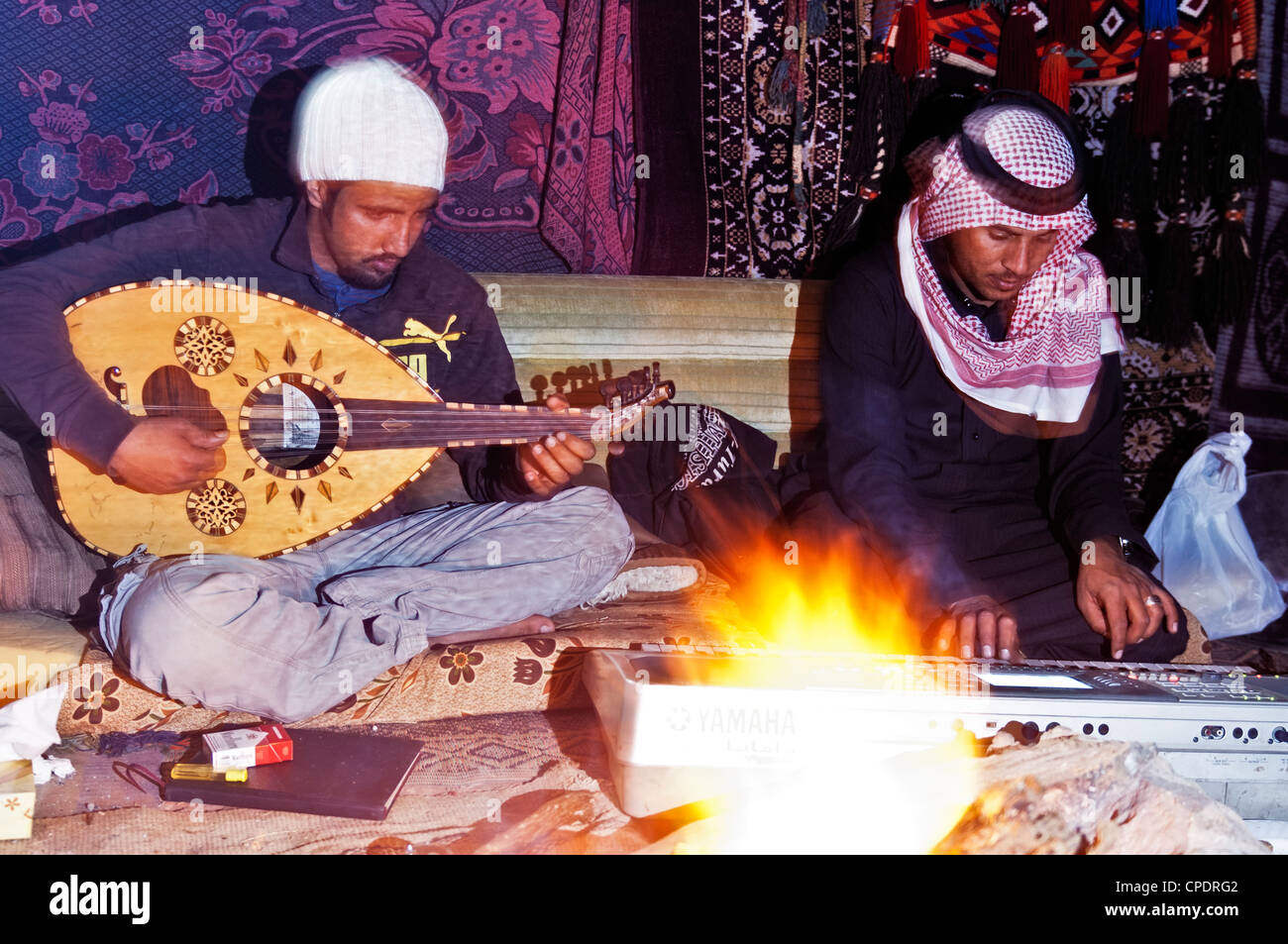 Bedouin tribesmen -Fotos und -Bildmaterial in hoher Auflösung – Alamy