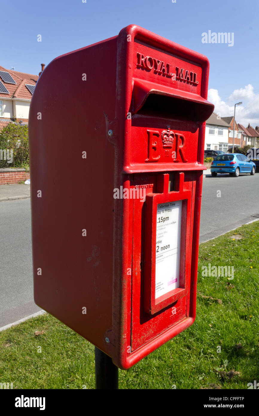Rotes postauto -Fotos und -Bildmaterial in hoher Auflösung – Alamy