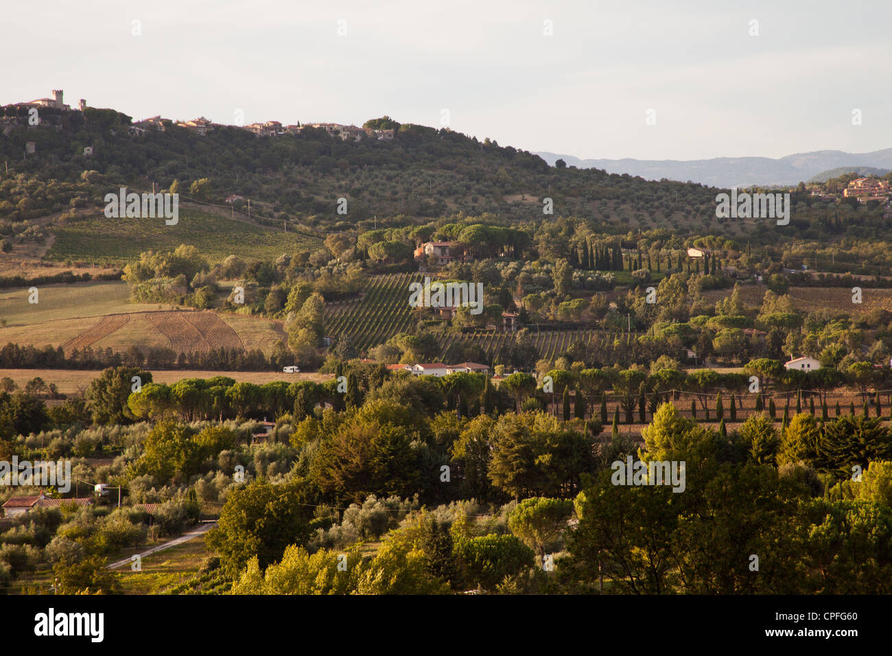 Apennine mountains -Fotos und -Bildmaterial in hoher Auflösung – Alamy