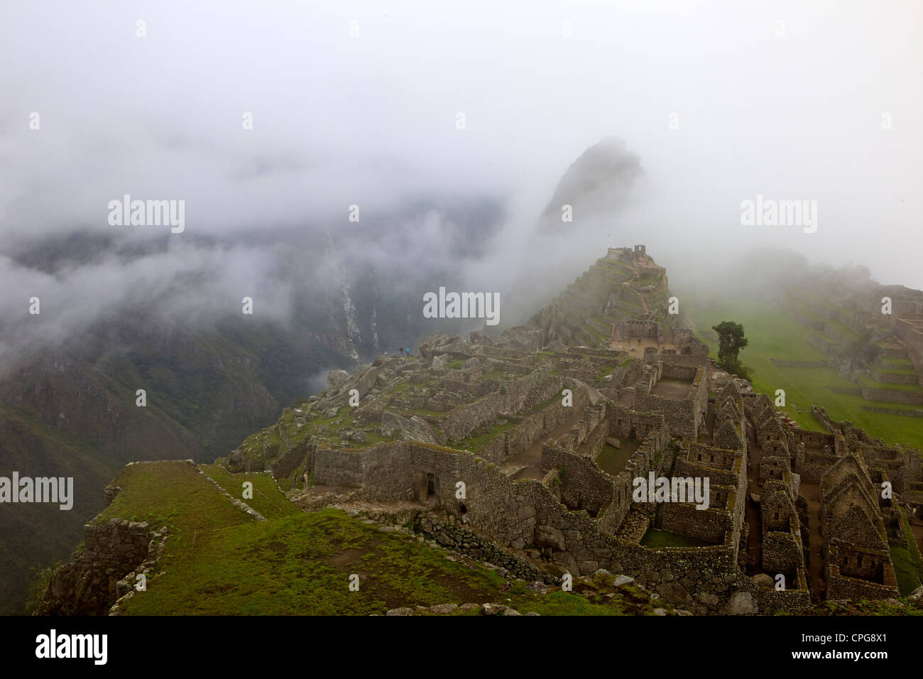 Ruinen der Inka-Stadt im Nebel, Machu Picchu, UNESCO-Weltkulturerbe ...