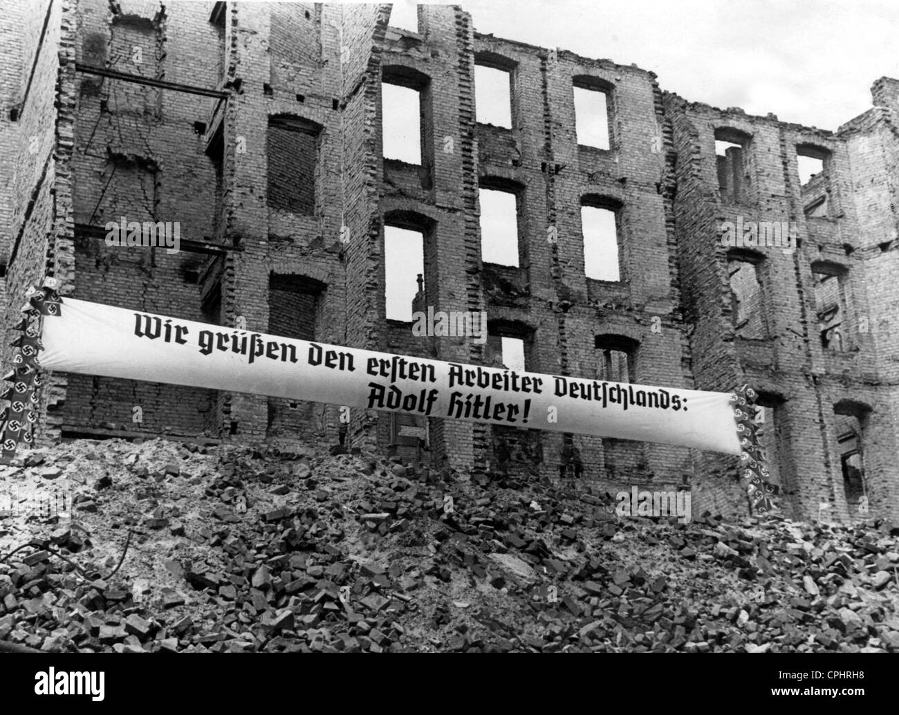 Adolf hitler haus banner -Fotos und -Bildmaterial in hoher Auflösung ...