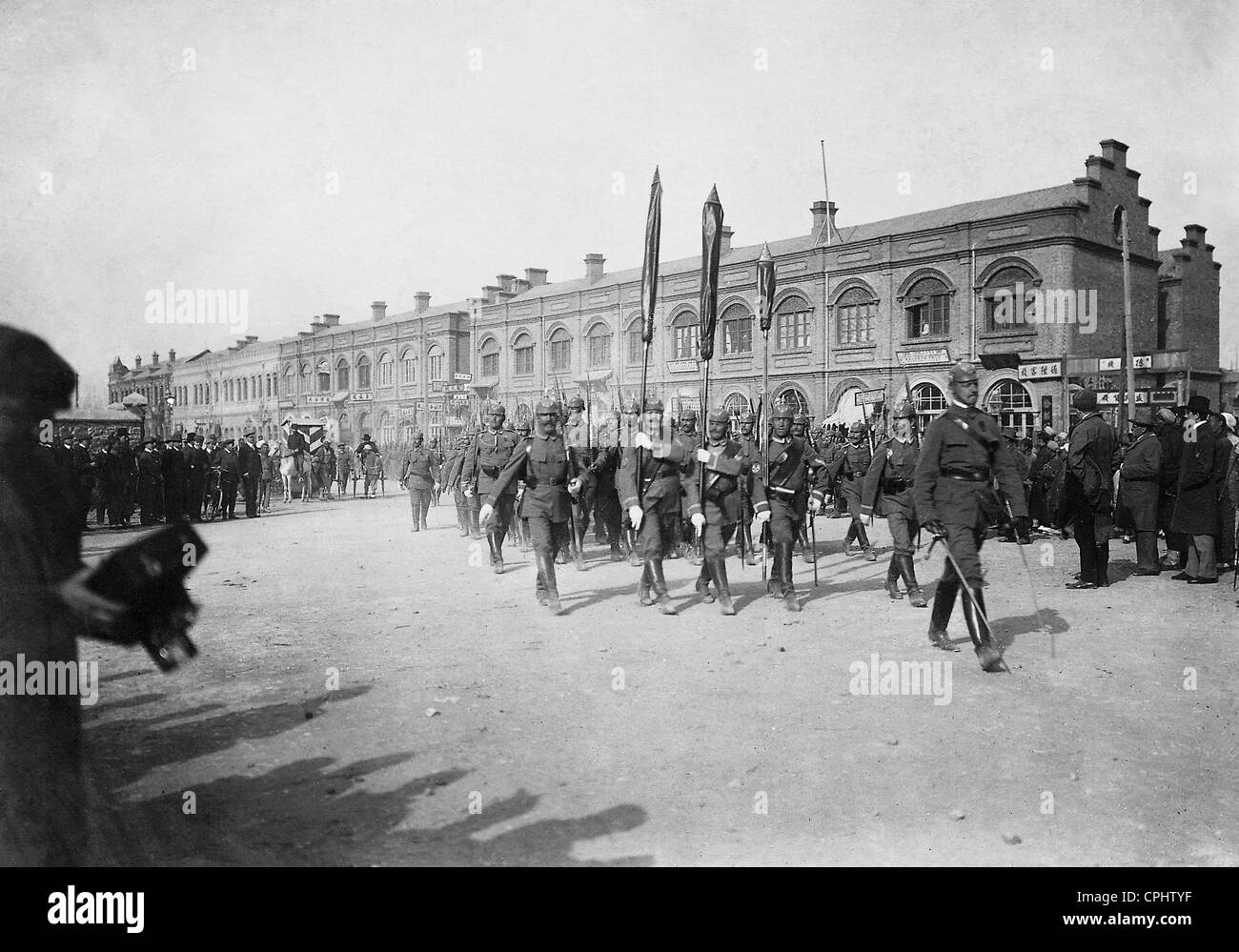 Abzug der besatzungstruppen -Fotos und -Bildmaterial in hoher Auflösung ...
