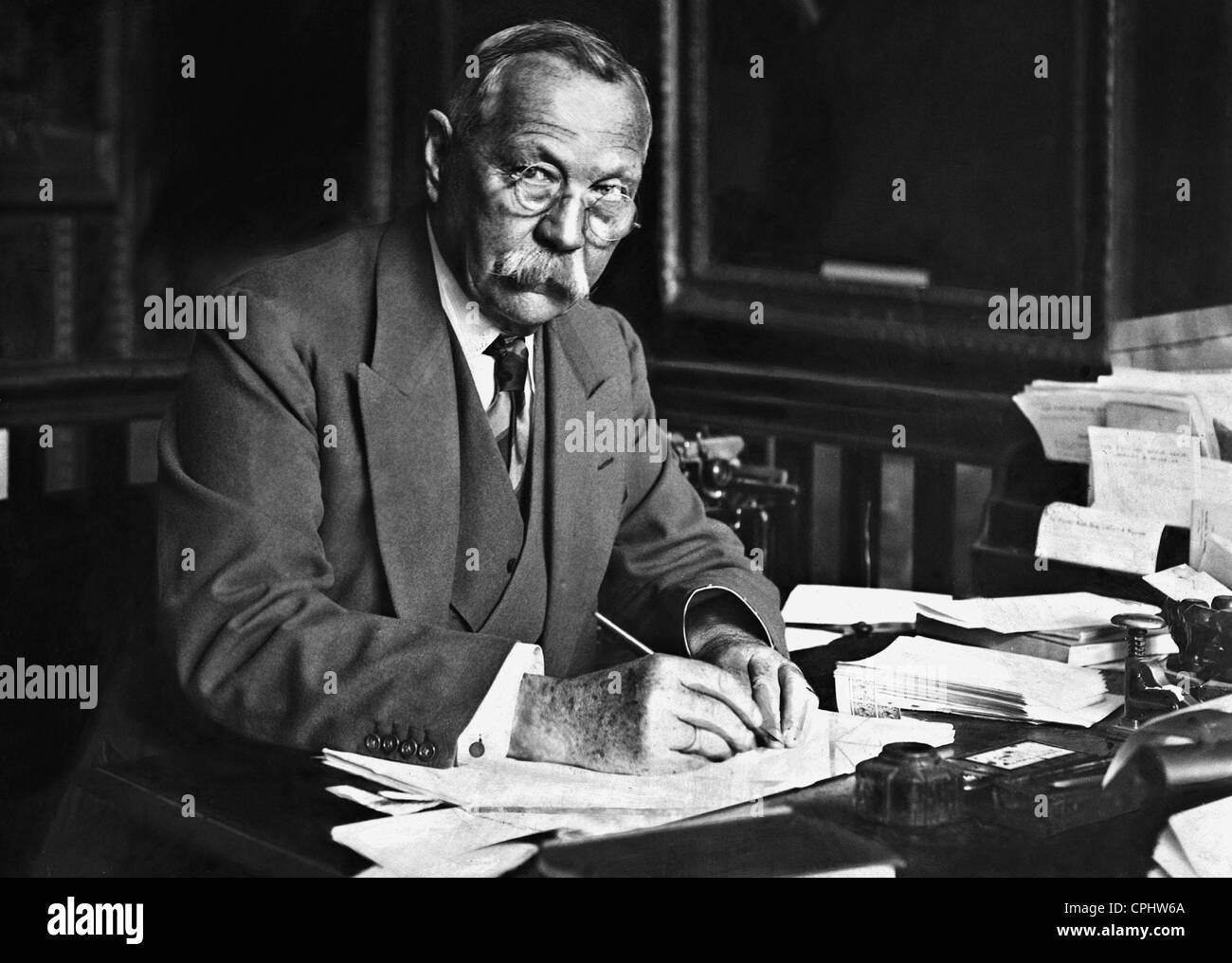 Arthur conan doyle -Fotos und -Bildmaterial in hoher Auflösung – Alamy