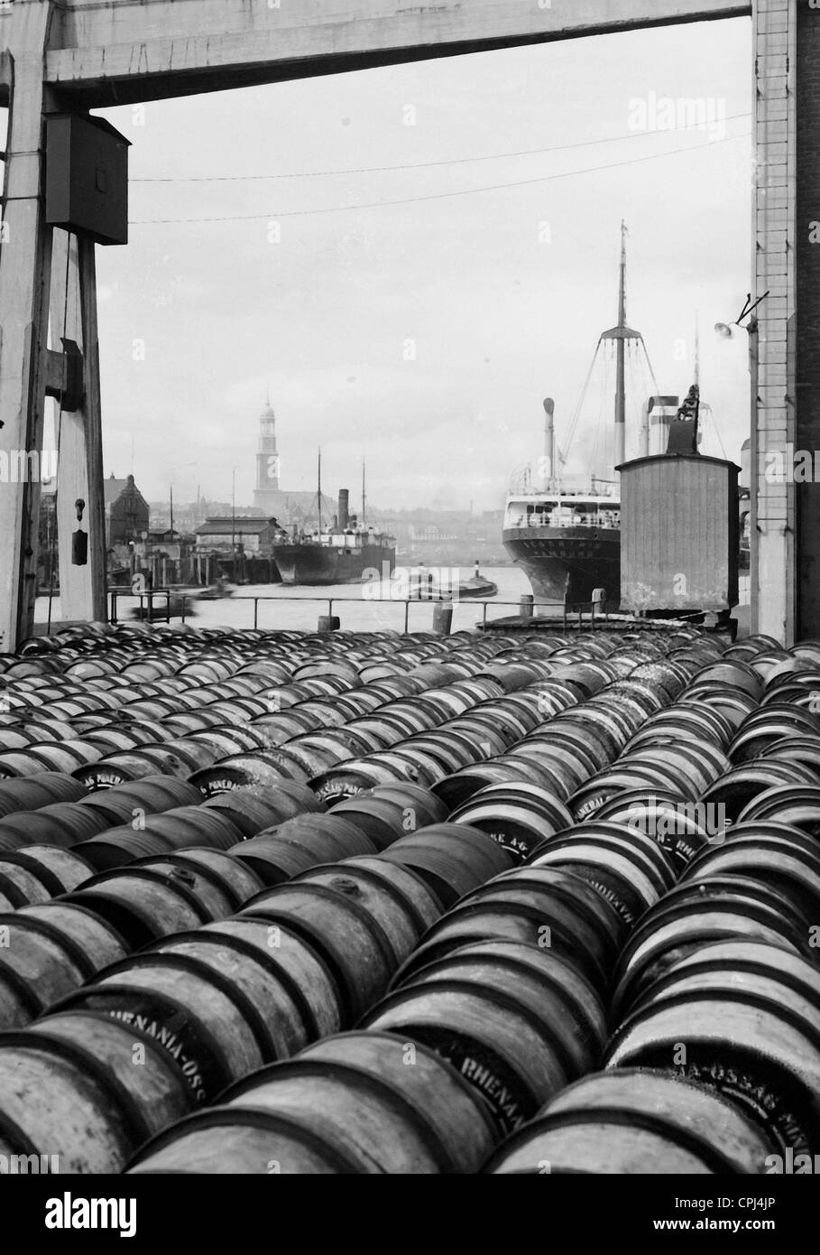 Shell refinery hamburg -Fotos und -Bildmaterial in hoher Auflösung – Alamy