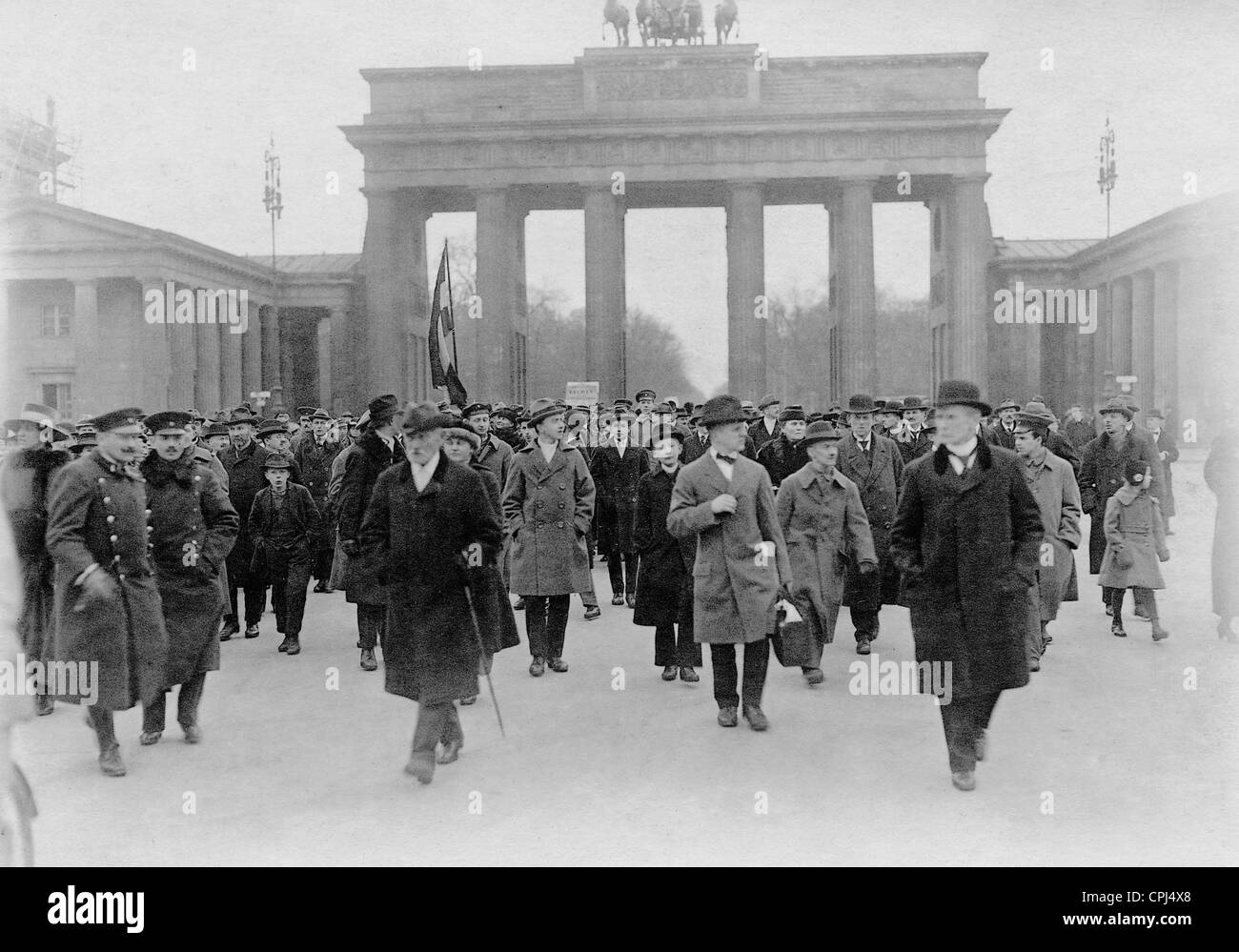 Protest-Demonstration gegen den Versailler Vertrag in Berlin, 1919 ...
