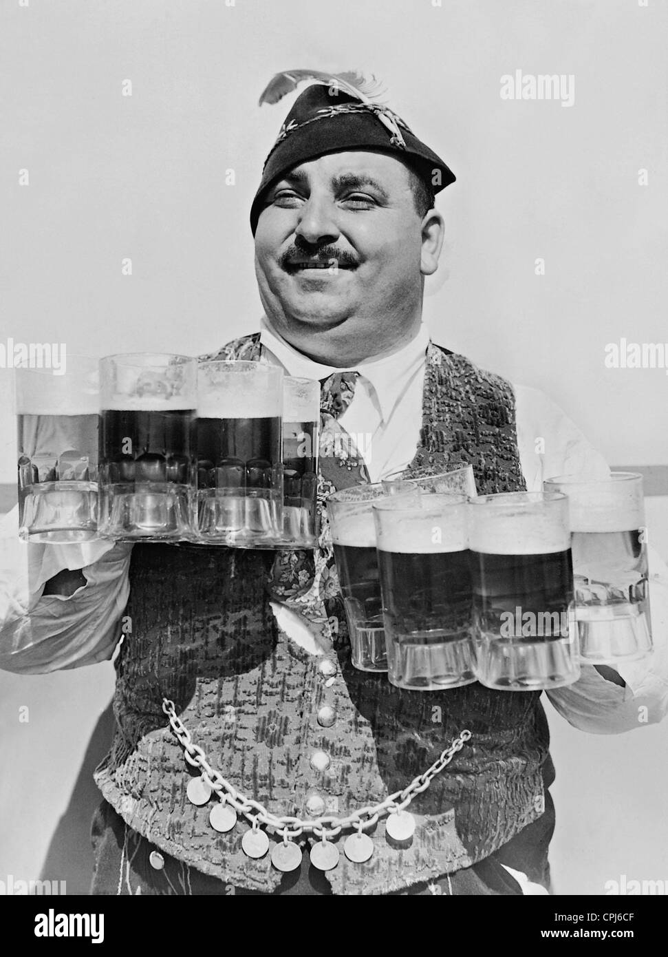 Deutscher kellner -Fotos und -Bildmaterial in hoher Auflösung – Alamy