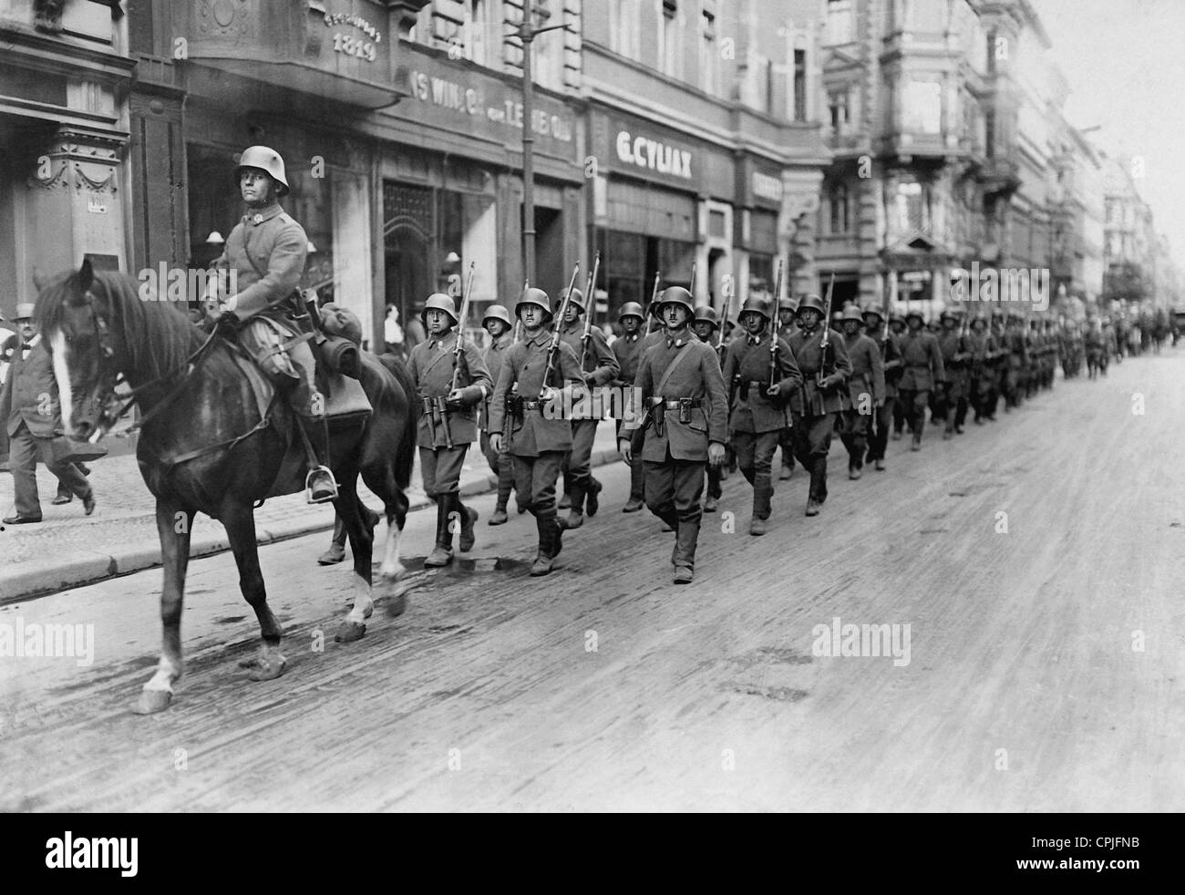 Truppen der Reichswehr in Berlin, 1919 Stockfotografie - Alamy