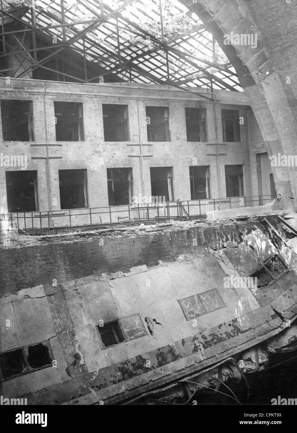 Destroyed reichstag -Fotos und -Bildmaterial in hoher Auflösung – Alamy