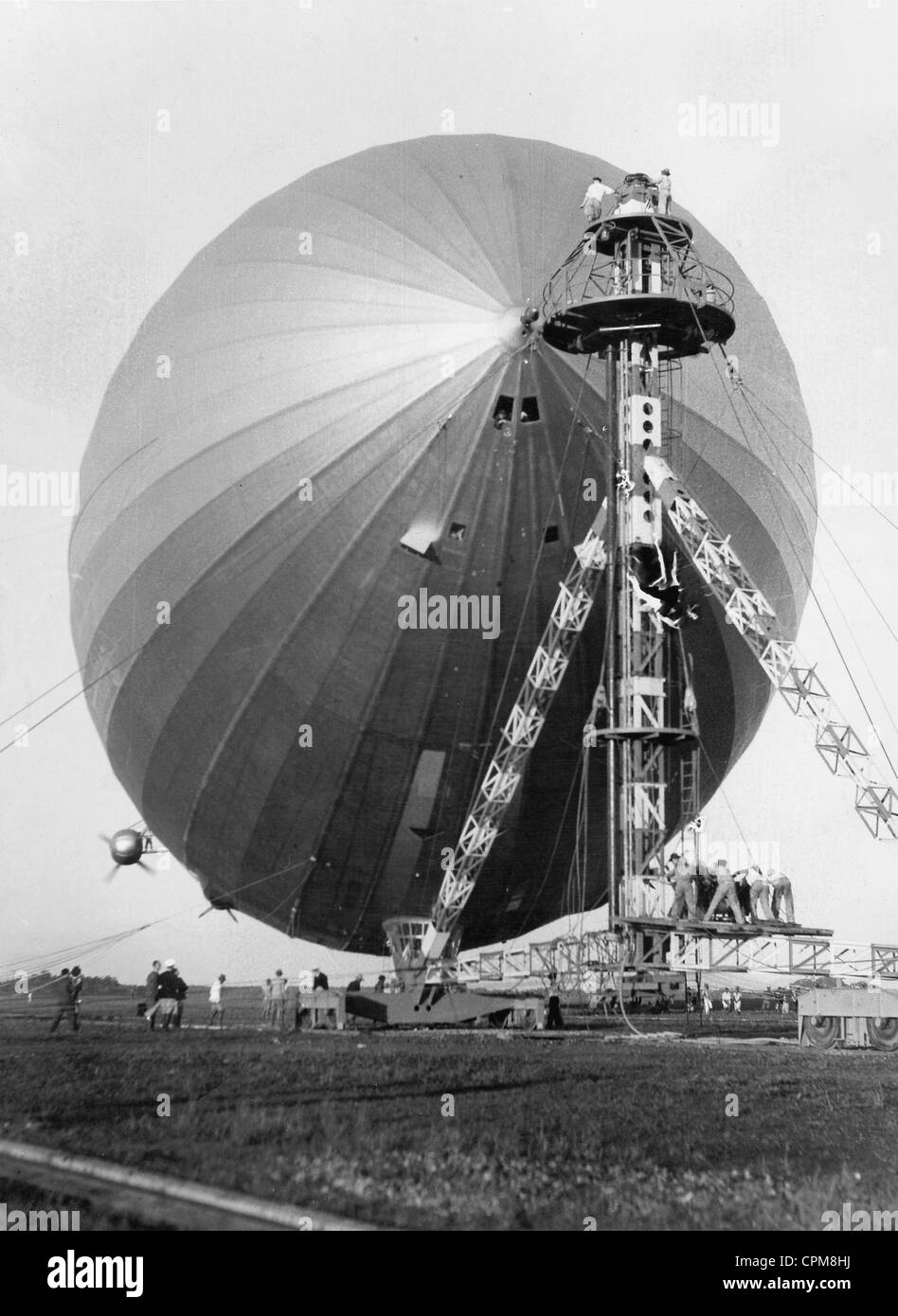 Lz 129 hindenburg -Fotos und -Bildmaterial in hoher Auflösung – Alamy