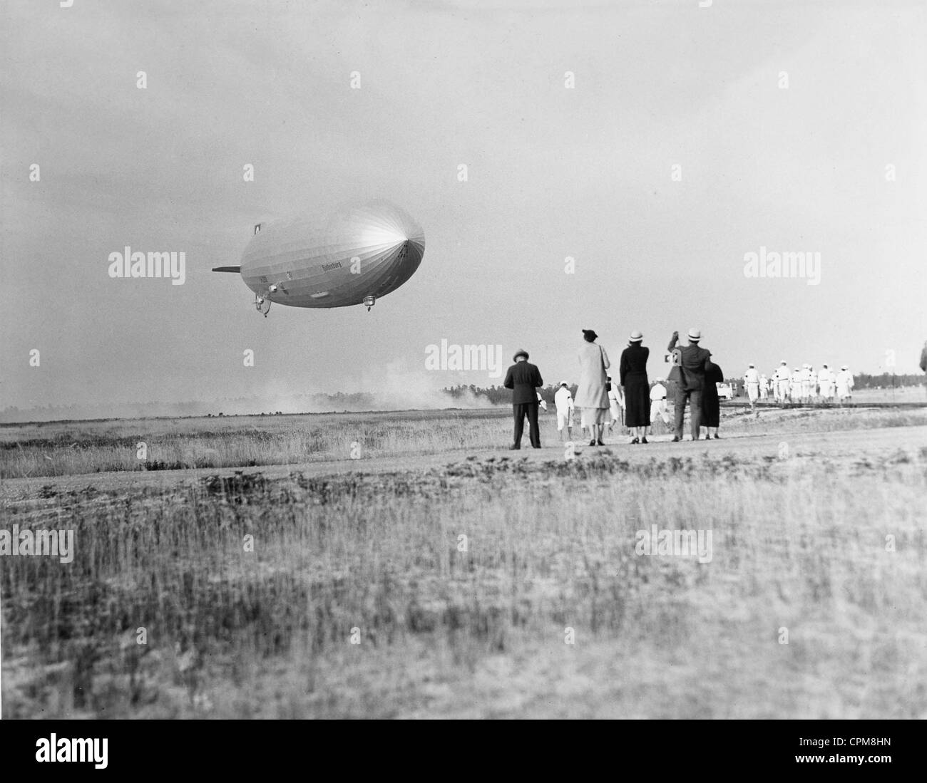 Lz 129 hindenburg in lakehurst -Fotos und -Bildmaterial in hoher ...