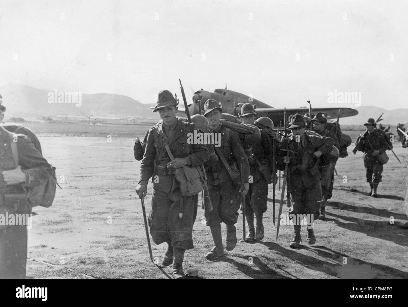 Italian alpine troops -Fotos und -Bildmaterial in hoher Auflösung – Alamy