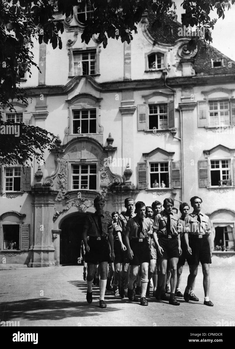Hitler school -Fotos und -Bildmaterial in hoher Auflösung – Alamy