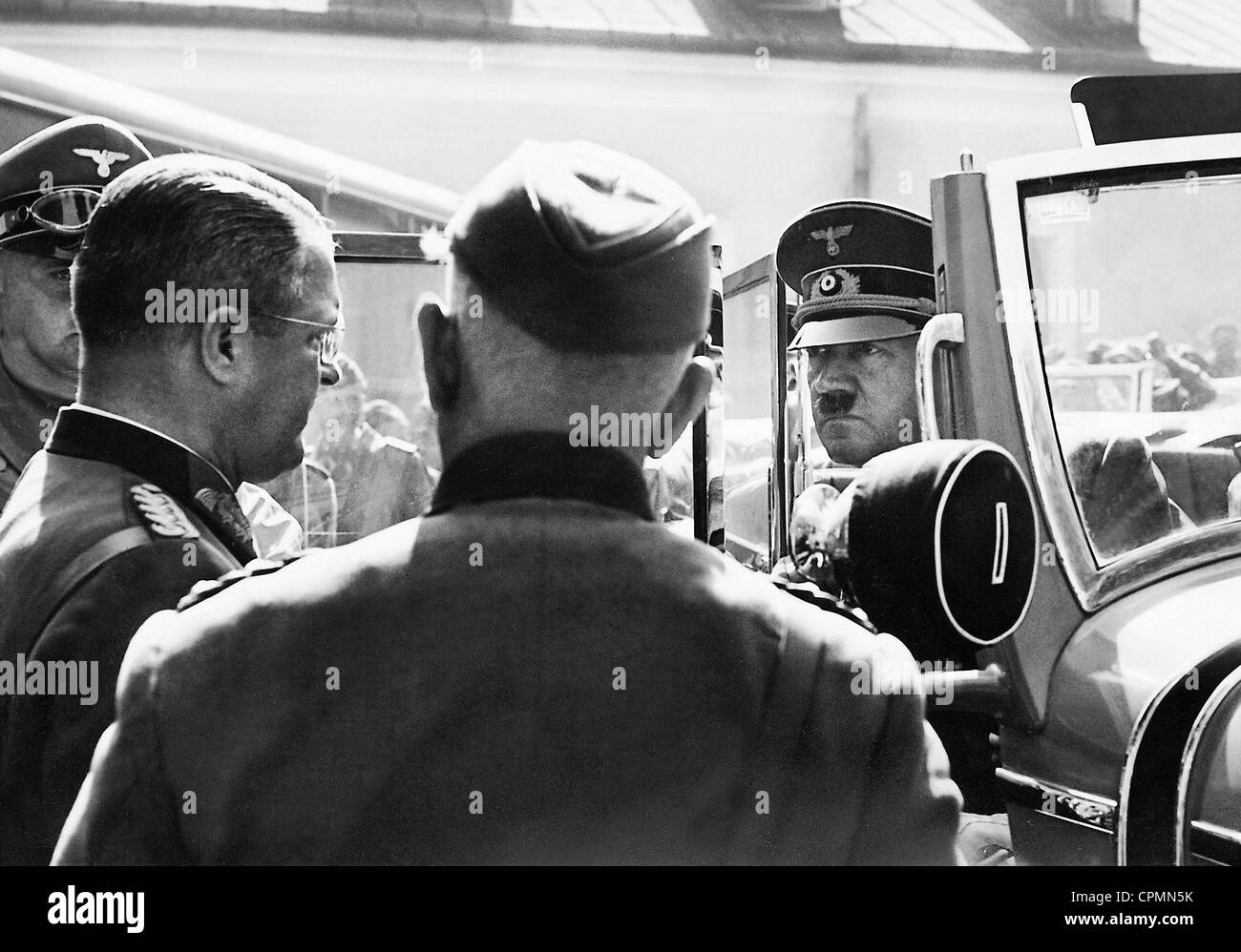 Adolf hitler visit front Schwarzweiß-Stockfotos und -bilder - Alamy
