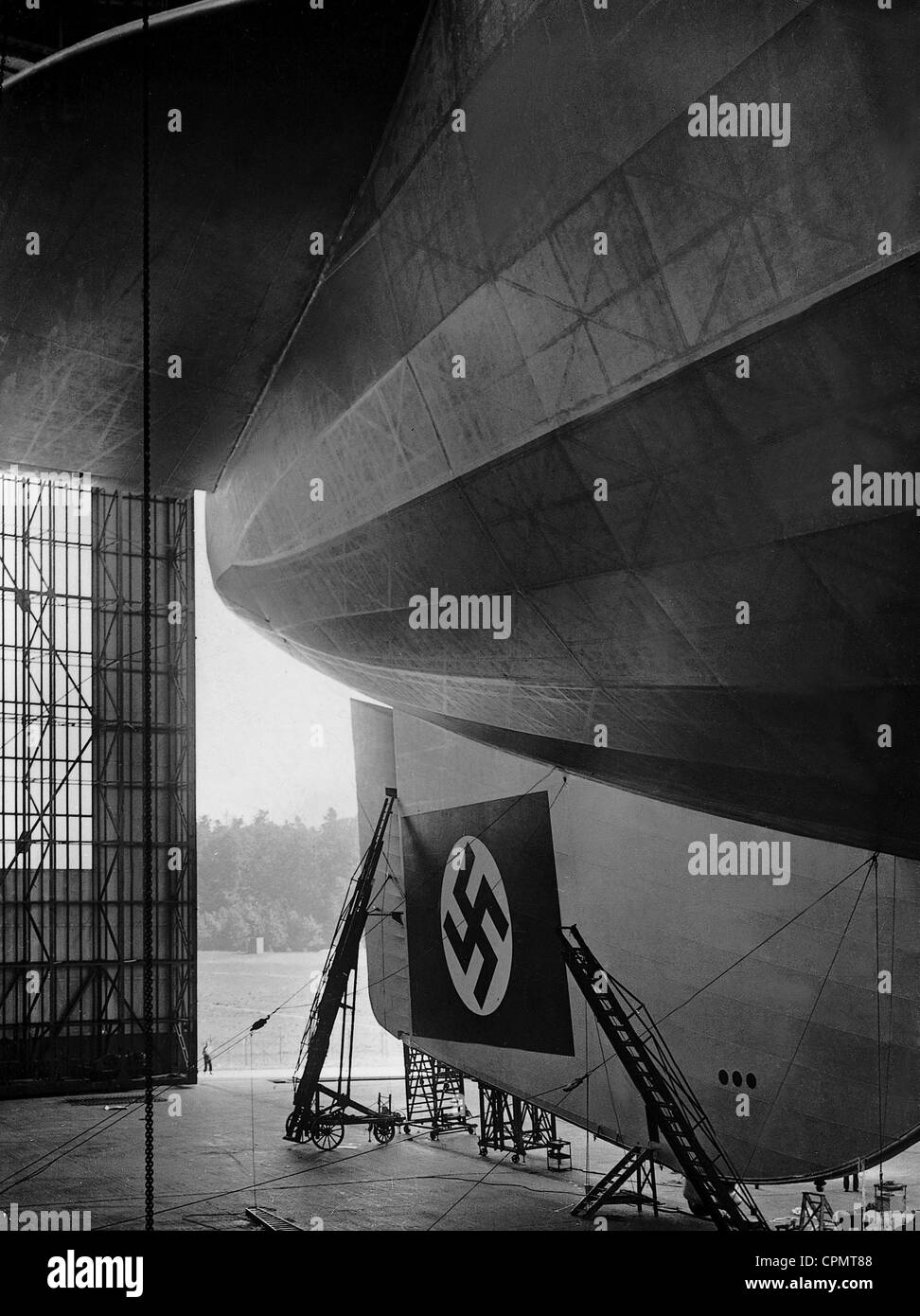 Graf zeppelin ii -Fotos und -Bildmaterial in hoher Auflösung – Alamy