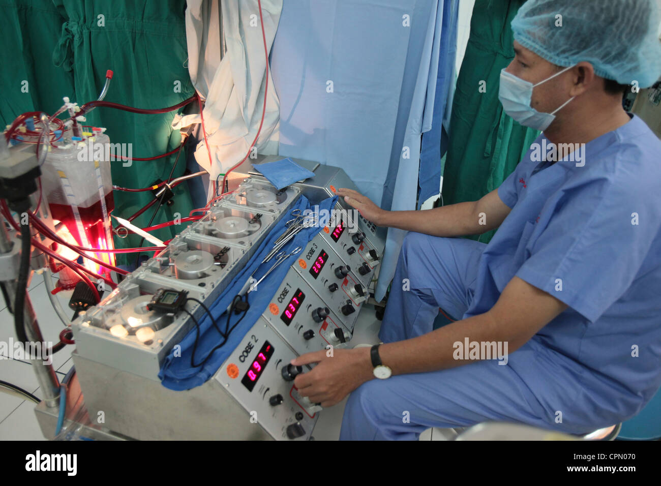 Cardiopulmonary bypass (cpb) machine -Fotos und -Bildmaterial in hoher ...