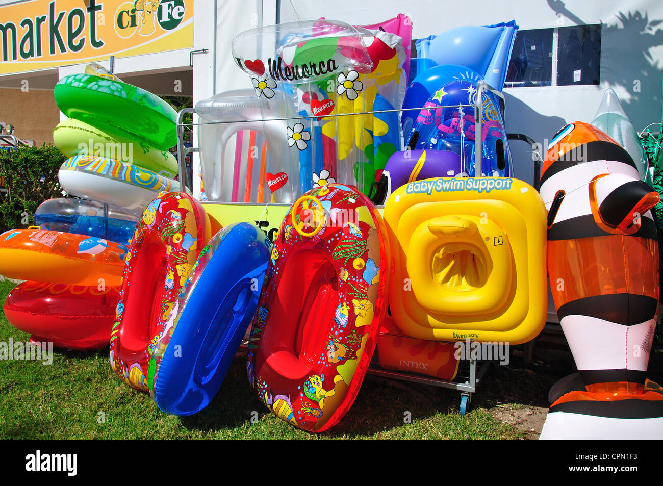 Aufblasbare inseln -Fotos und -Bildmaterial in hoher Auflösung – Alamy