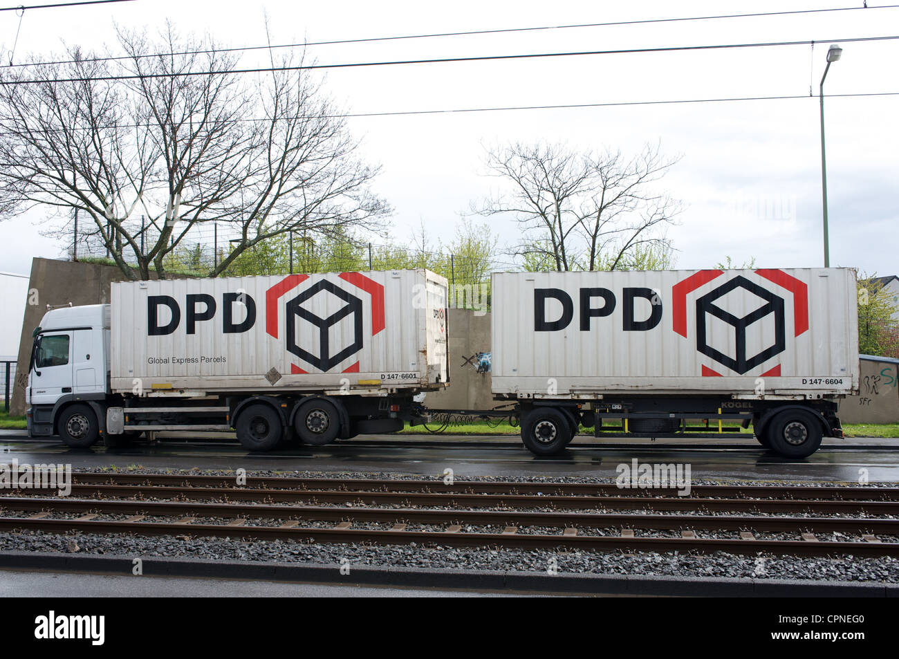 Dpd lkw -Fotos und -Bildmaterial in hoher Auflösung – Alamy