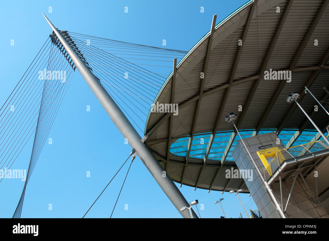 Oldham central metrolink station -Fotos und -Bildmaterial in hoher ...