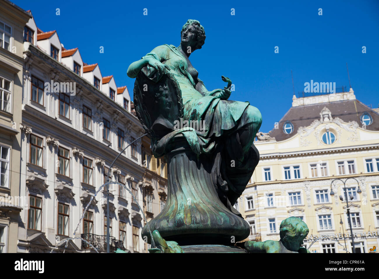 Donnerbrunnen Barockbrunnen auf Neuer Marktplatz wie von George Raphael ...