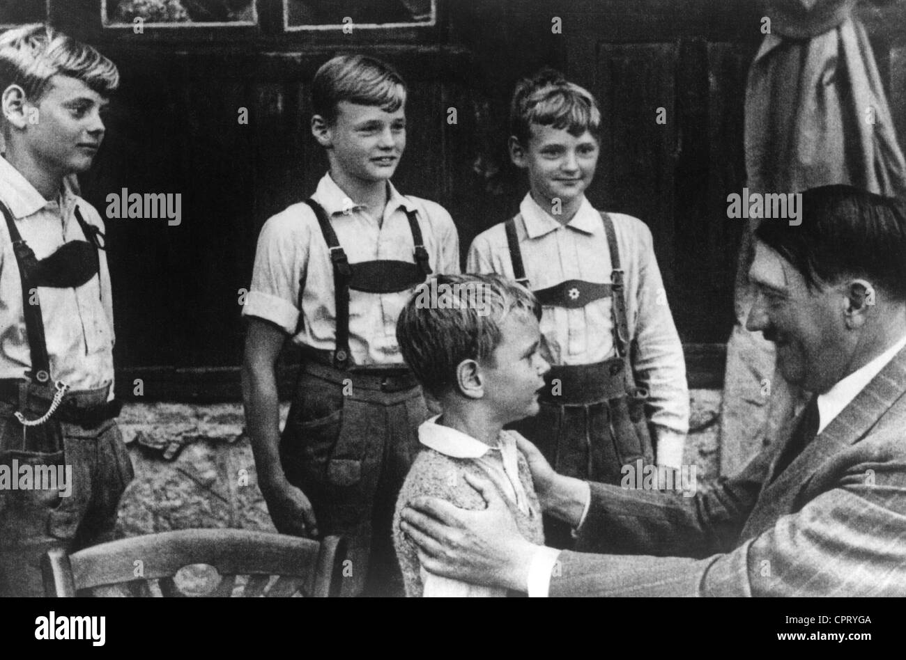 Lederhosen jungs -Fotos und -Bildmaterial in hoher Auflösung – Alamy