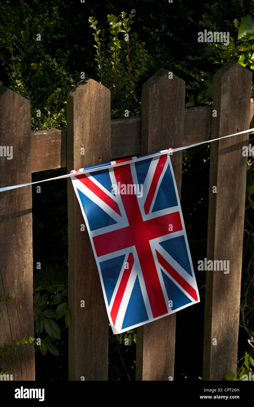 Union jack flagge auf dem zaun -Fotos und -Bildmaterial in hoher ...