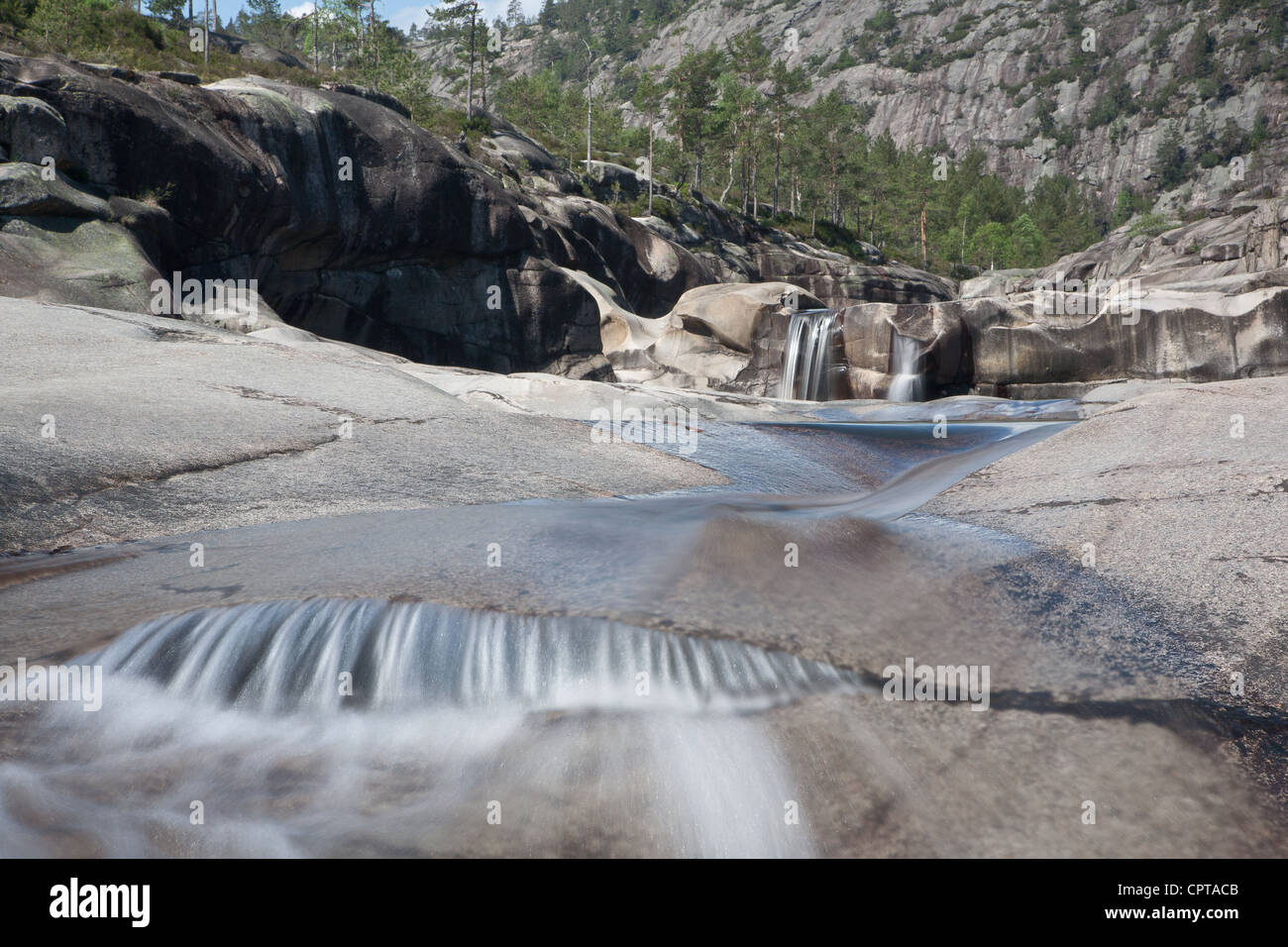 Flusslauf bei Reinsfoss in Nissedal, Telemark fylke, Norwegen ...