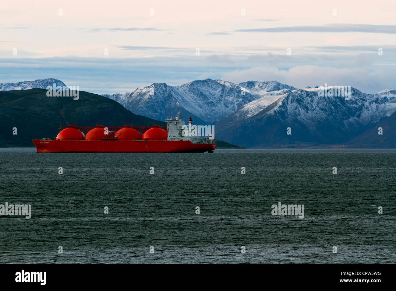 Tanker anchored -Fotos und -Bildmaterial in hoher Auflösung – Alamy