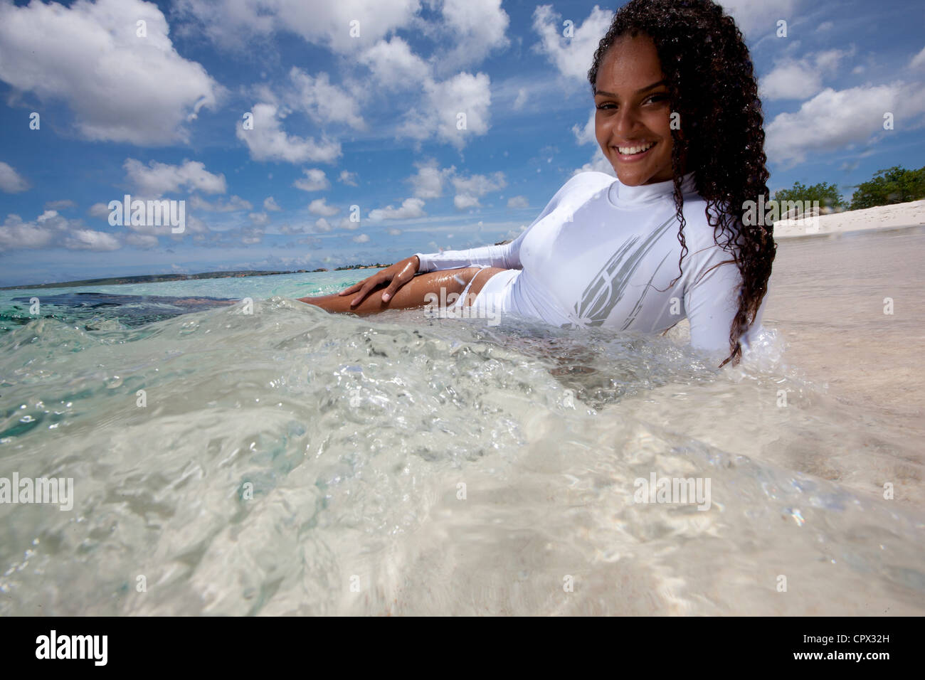 Menschen Waten Im Wasser Stockfotos und -bilder Kaufen - Alamy