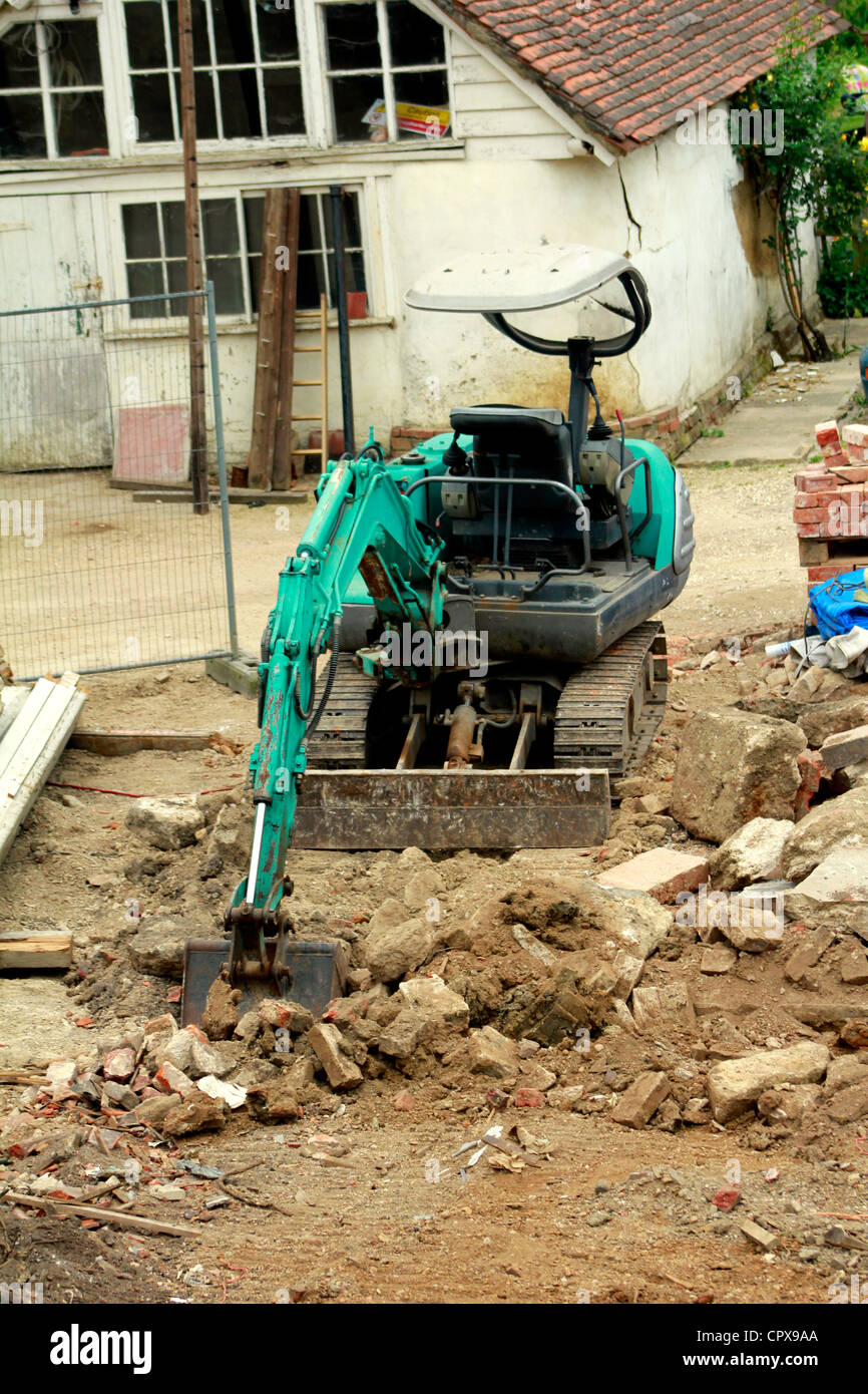 Mini excavator digger digging machine -Fotos und -Bildmaterial in hoher ...