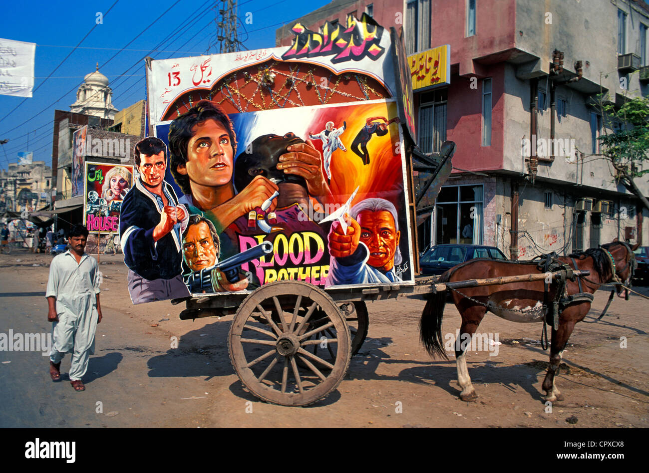 Kino poster -Fotos und -Bildmaterial in hoher Auflösung – Alamy