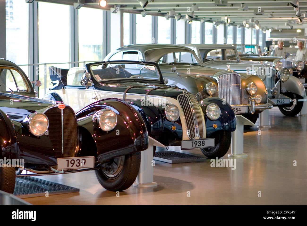 Oldtimer-Sammlung im Museum der Autostadt des Volkswagen-Konzerns ...