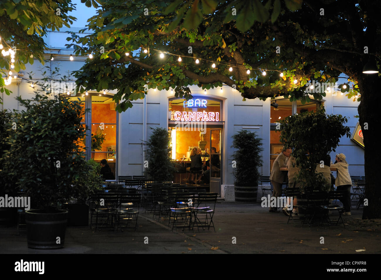 Schweiz, Basel, Kunsthalle, Campari Bar Terrasse Stockfotografie - Alamy