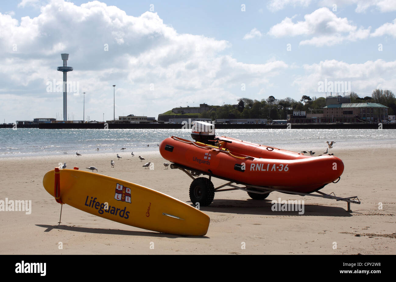 Surf life saving equipment -Fotos und -Bildmaterial in hoher Auflösung ...