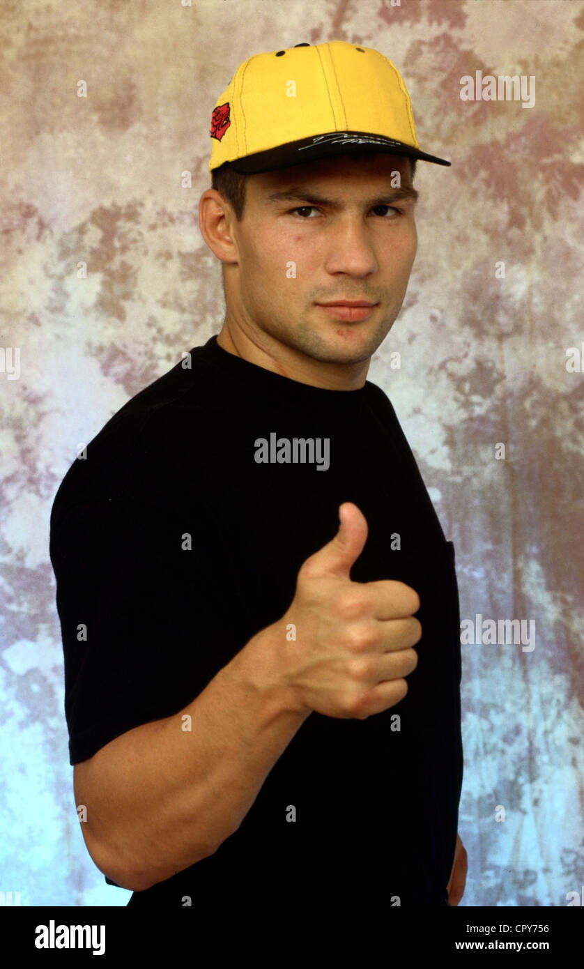 Michalczewski, Dariusz, * 5.5.1968, deutscher Boxer polnischer Herkunft ...