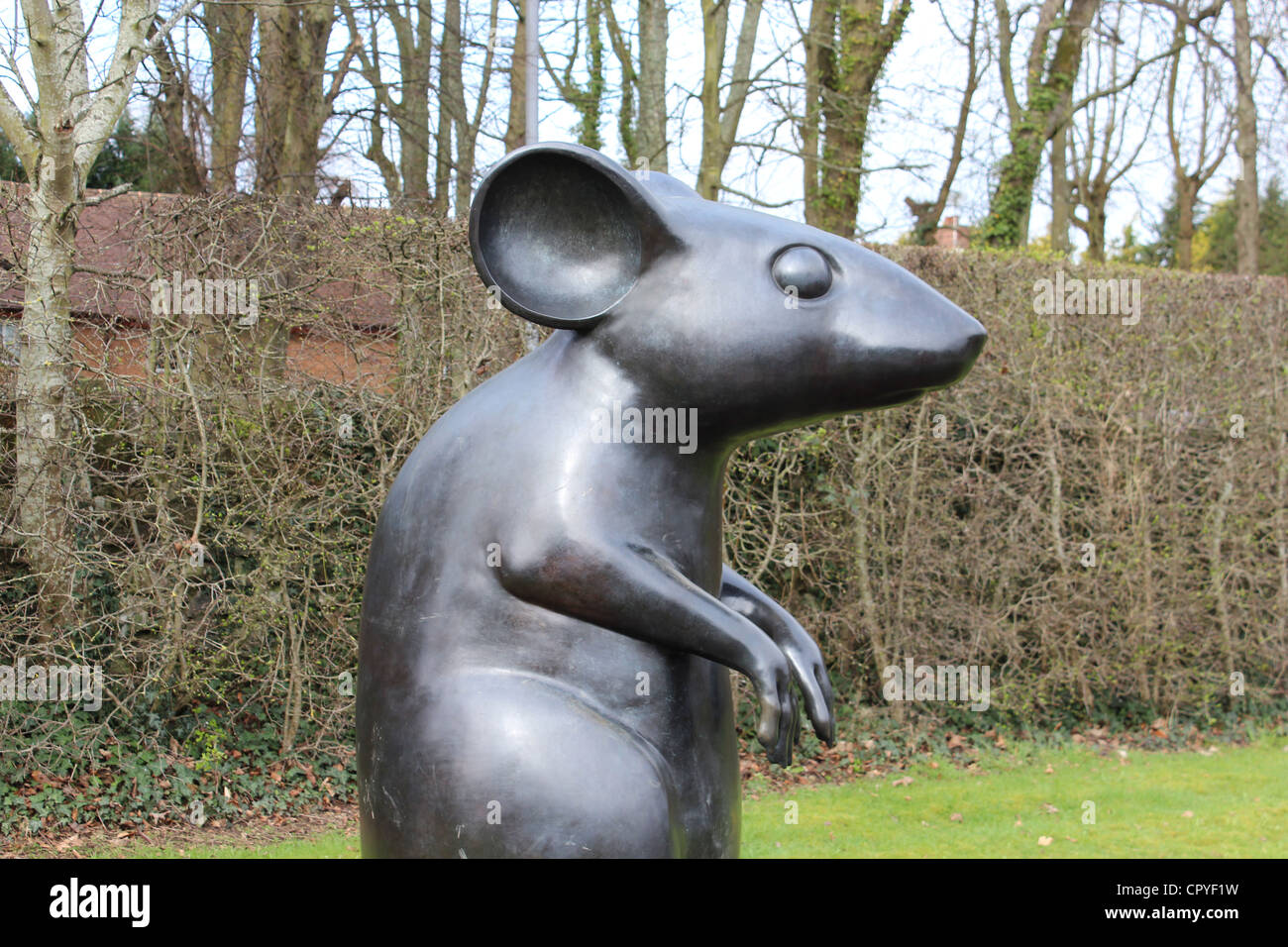Statue mouse -Fotos und -Bildmaterial in hoher Auflösung – Alamy