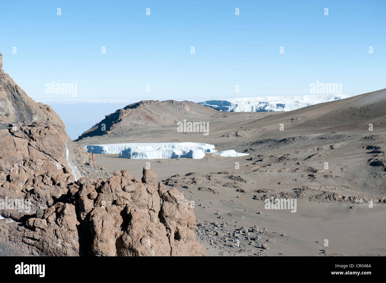 Mt kilimanjaro view kibo peak -Fotos und -Bildmaterial in hoher ...