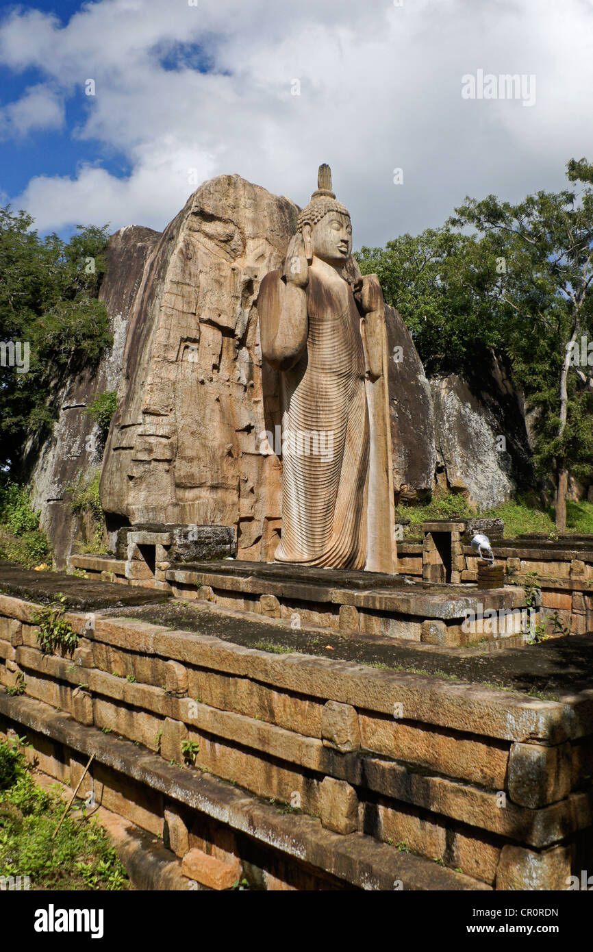 Sri lanka sri lanka statue stein -Fotos und -Bildmaterial in hoher ...