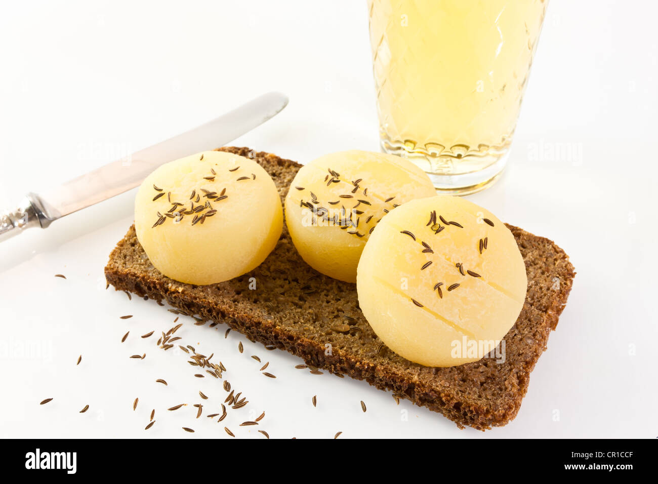 Dark rye bread -Fotos und -Bildmaterial in hoher Auflösung – Alamy