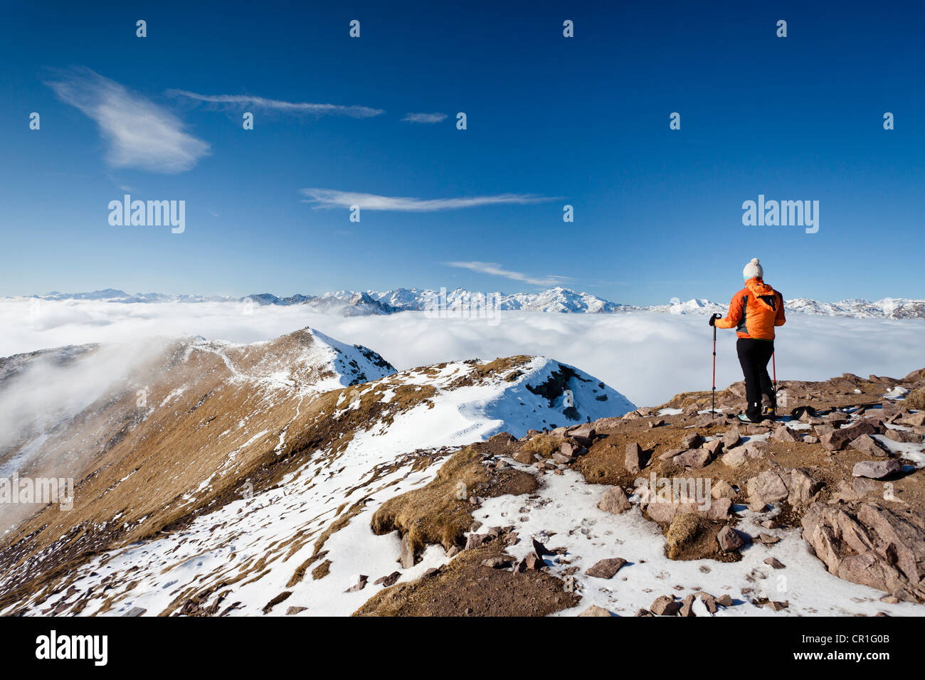 Wanderer auf Grosser Laugenspitze Berg oben Laugenalm Alm, mit Blick ...