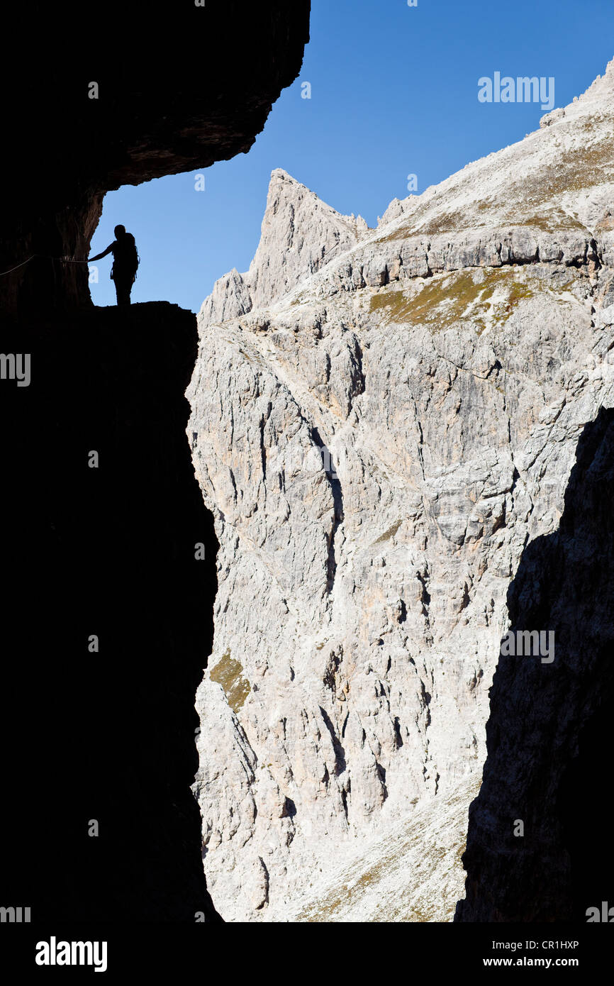 Kletterer an der Alpinisteig oder Strada Degli Alpini Klettersteig ...