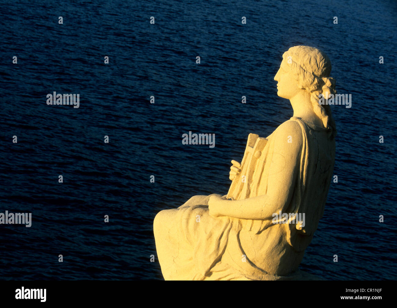 Muse statue -Fotos und -Bildmaterial in hoher Auflösung – Alamy