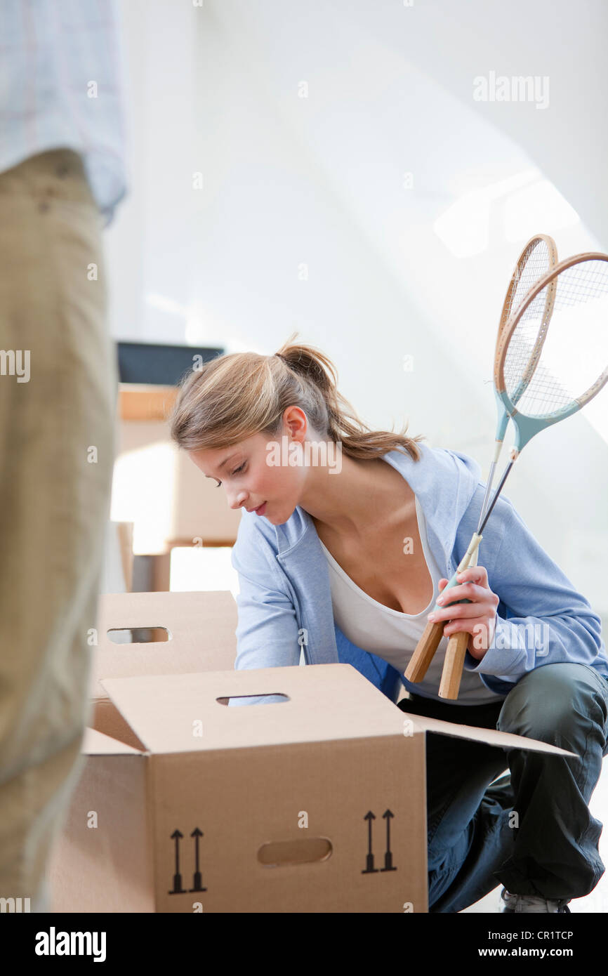Abschnitt zum ein und auspacken -Fotos und -Bildmaterial in hoher ...