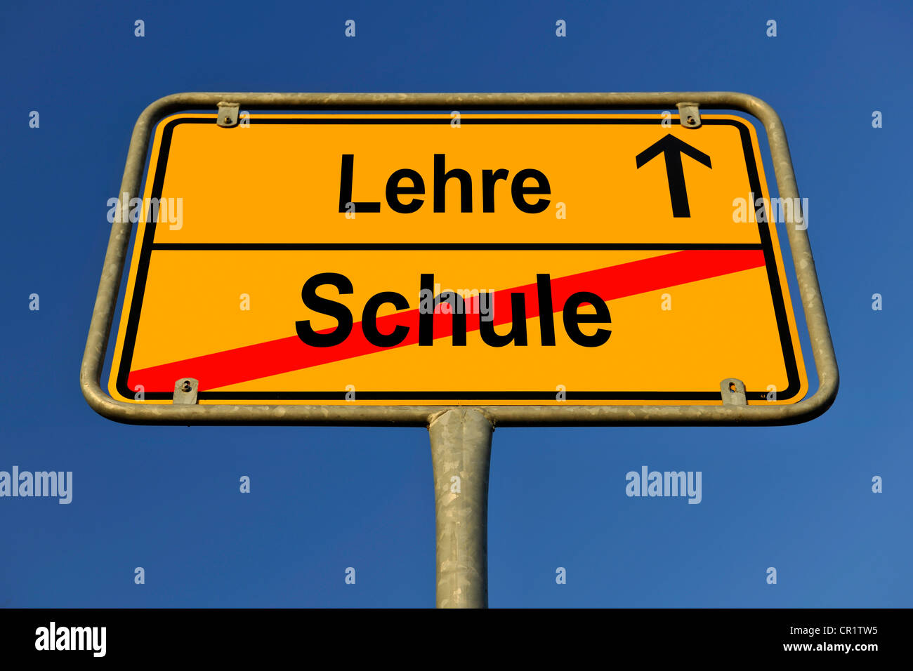 Zeichen, Stadtgrenze, symbolisches Bild für den Übergang von der Schule ...