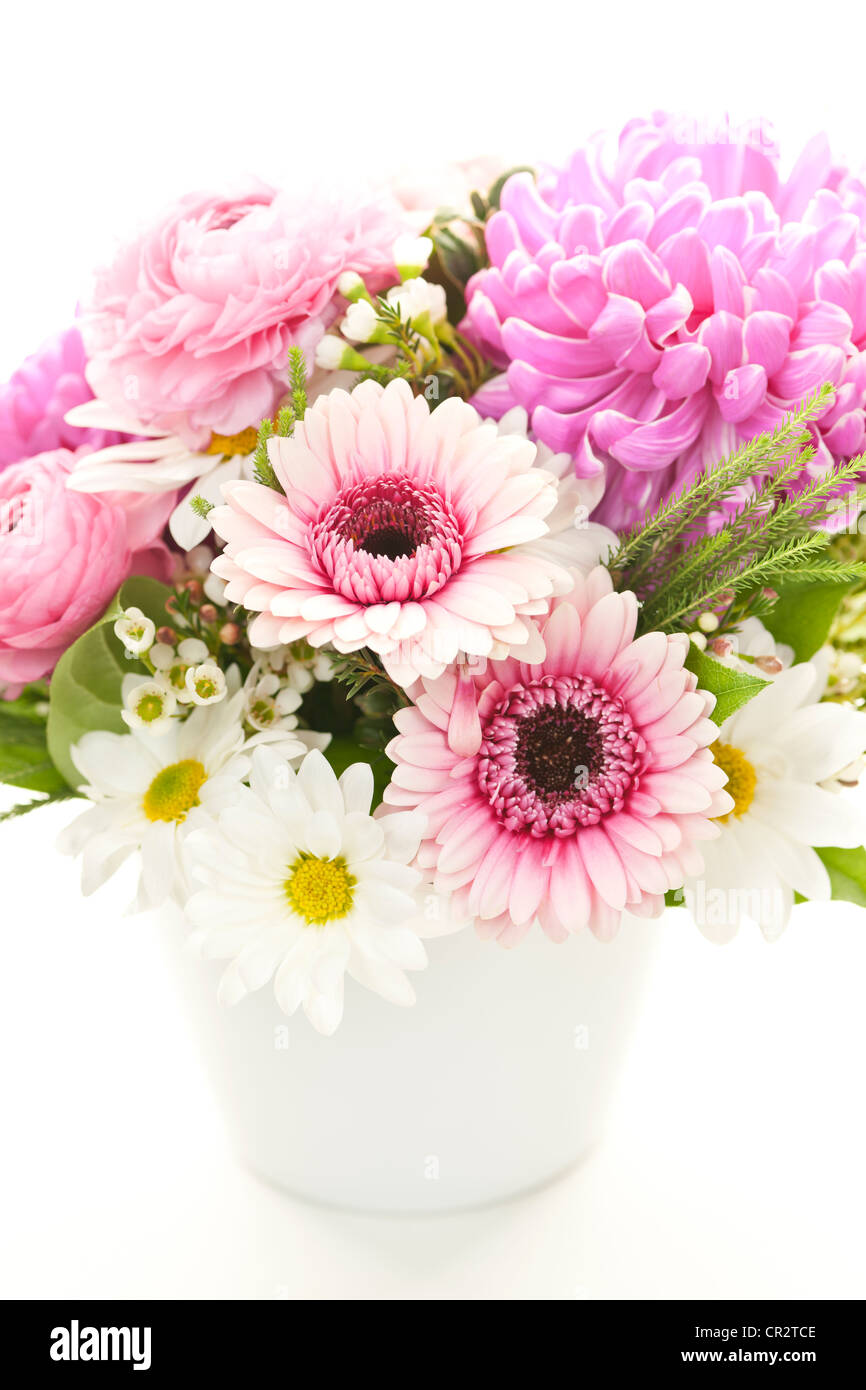 Bouquet von bunten Blumen in kleine vase Stockfotografie - Alamy
