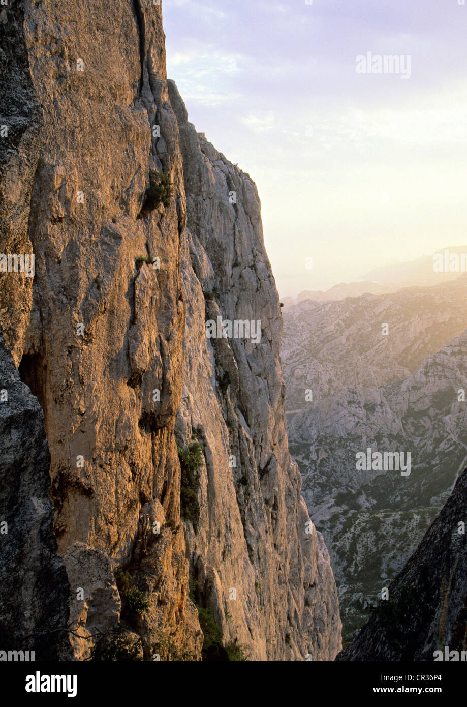 Kulturhauptstadt Europas 2013, Massif des Calanques (Bäche-massiv), la ...