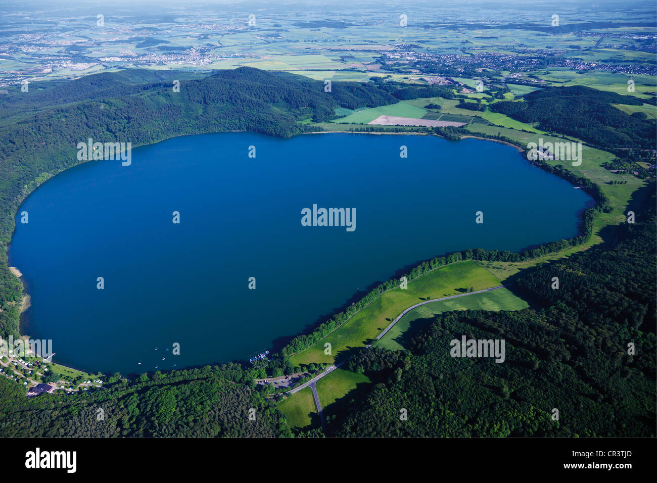 Laacher see luftaufnahme -Fotos und -Bildmaterial in hoher Auflösung ...