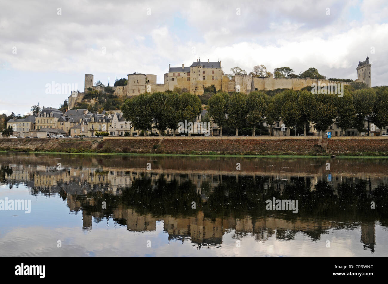 Schloss chinon -Fotos und -Bildmaterial in hoher Auflösung – Alamy
