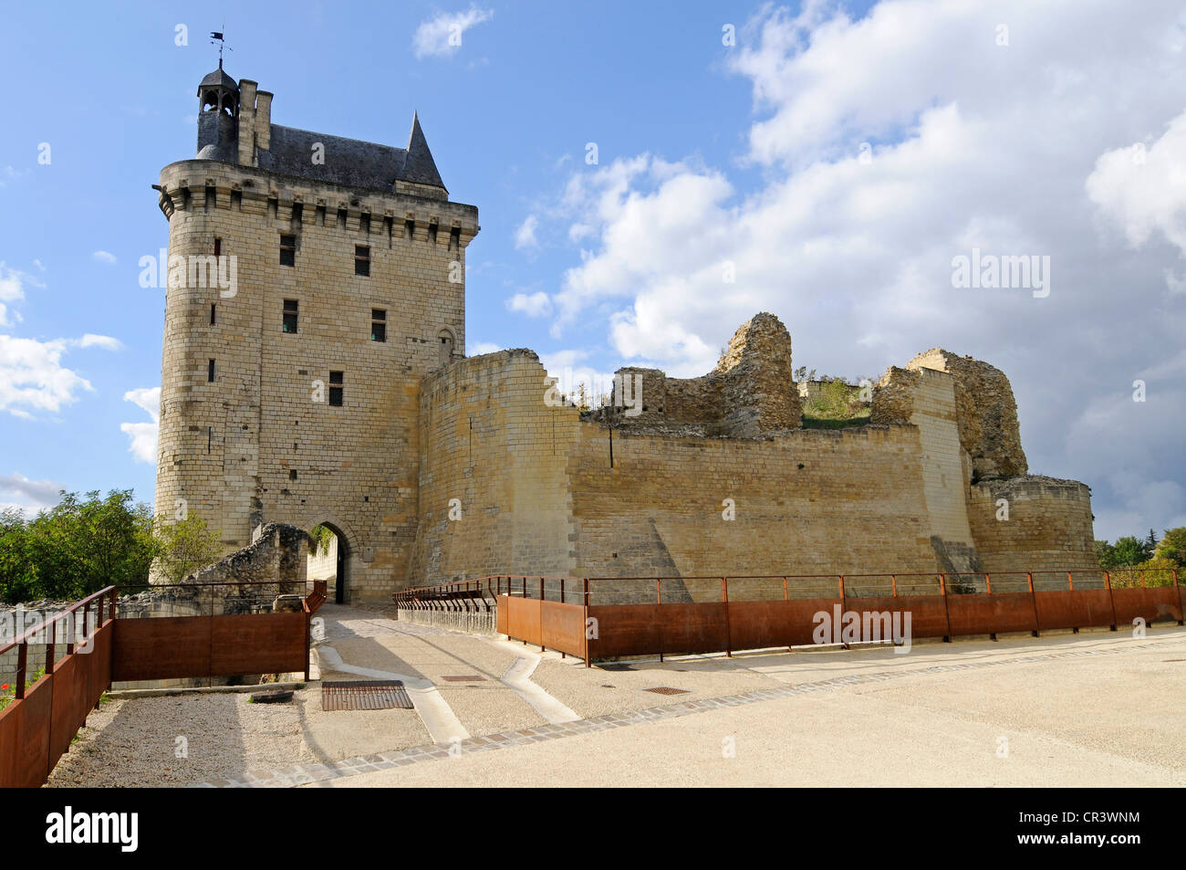 Schloss chinon -Fotos und -Bildmaterial in hoher Auflösung – Alamy