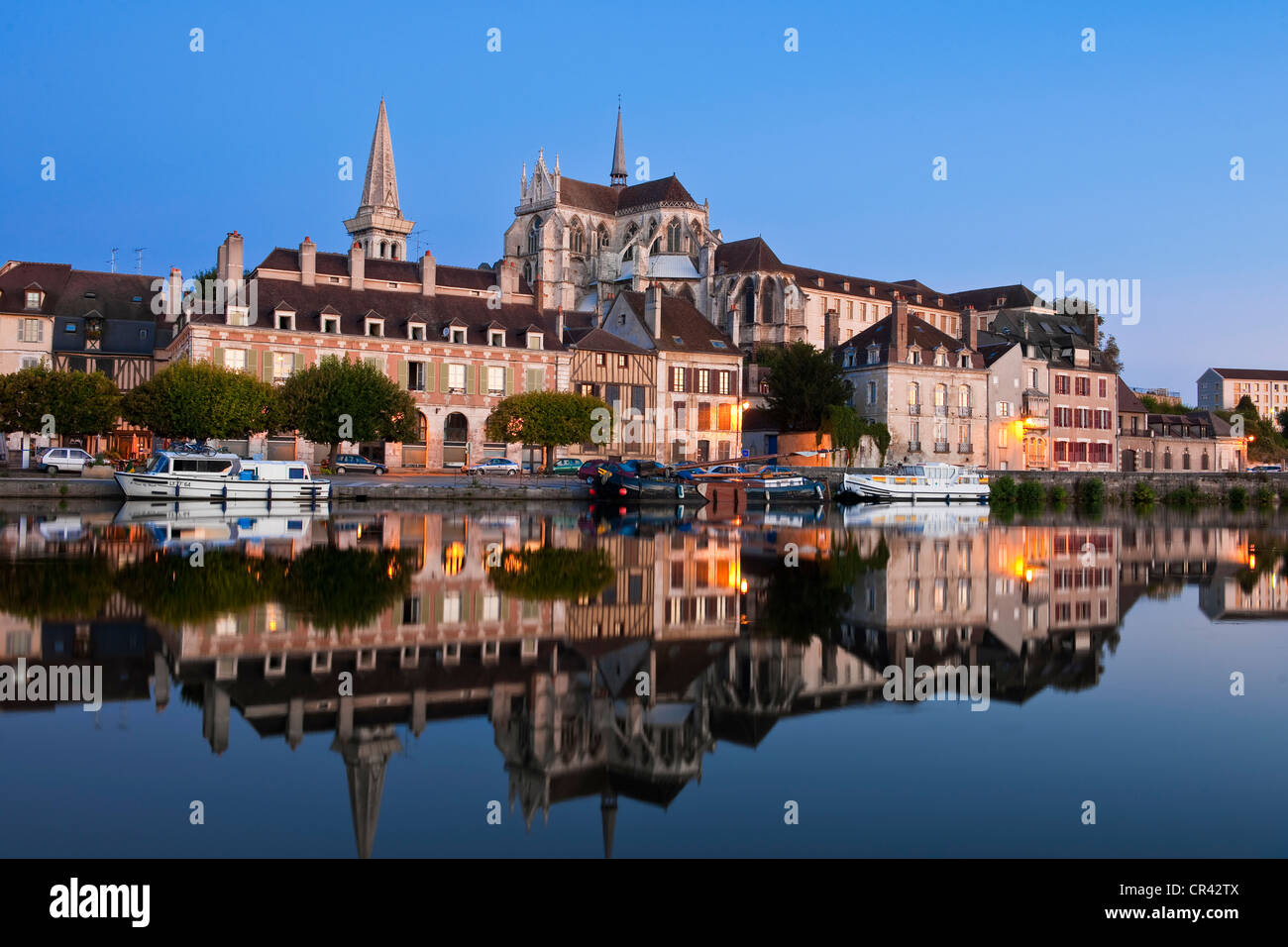 Abtei von auxerre -Fotos und -Bildmaterial in hoher Auflösung – Alamy