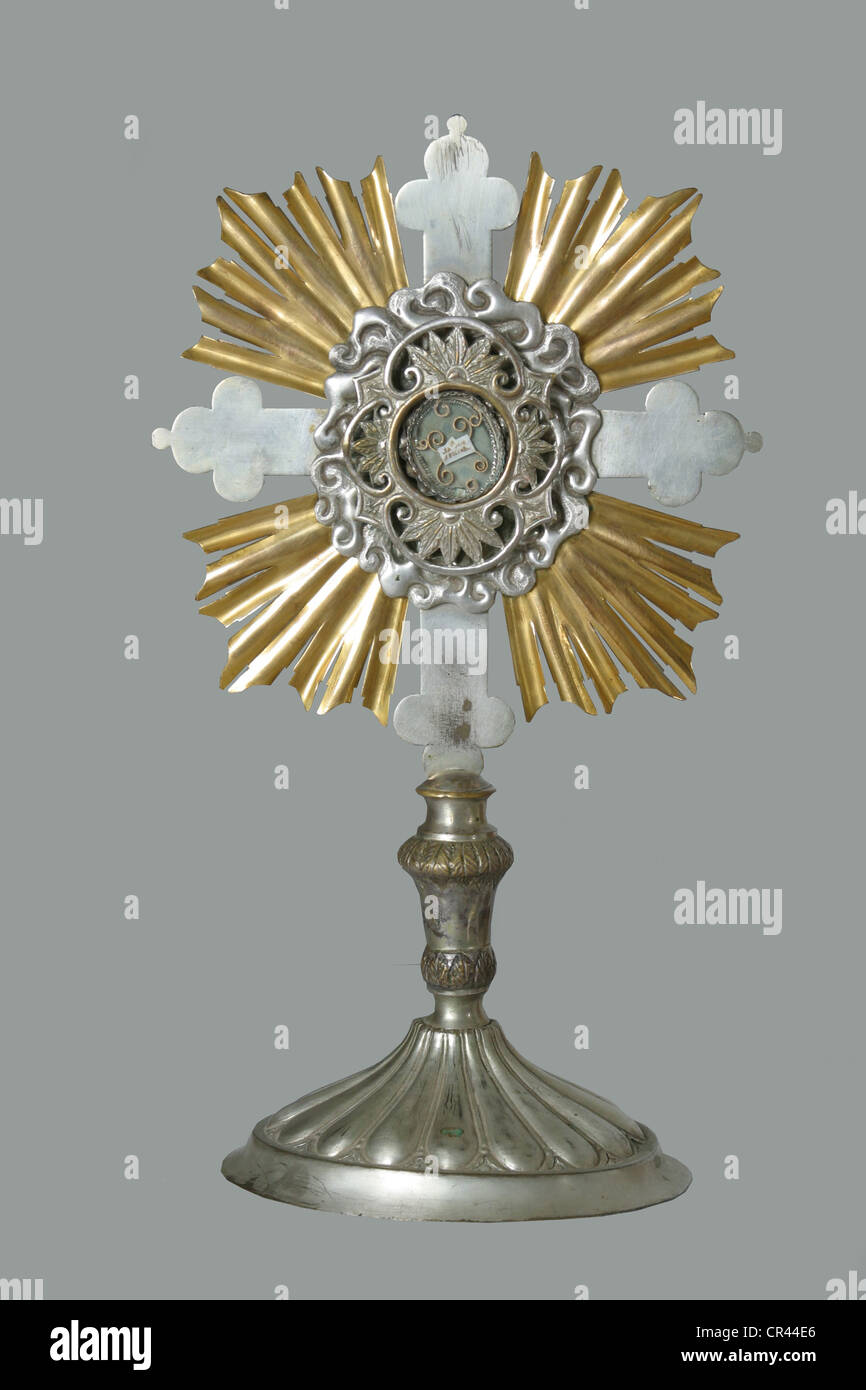 Silberne monstranz -Fotos und -Bildmaterial in hoher Auflösung – Alamy